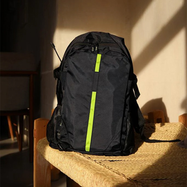 21 Liters Bagpack, Ports, Hight Quality material - (Black) Périphér...